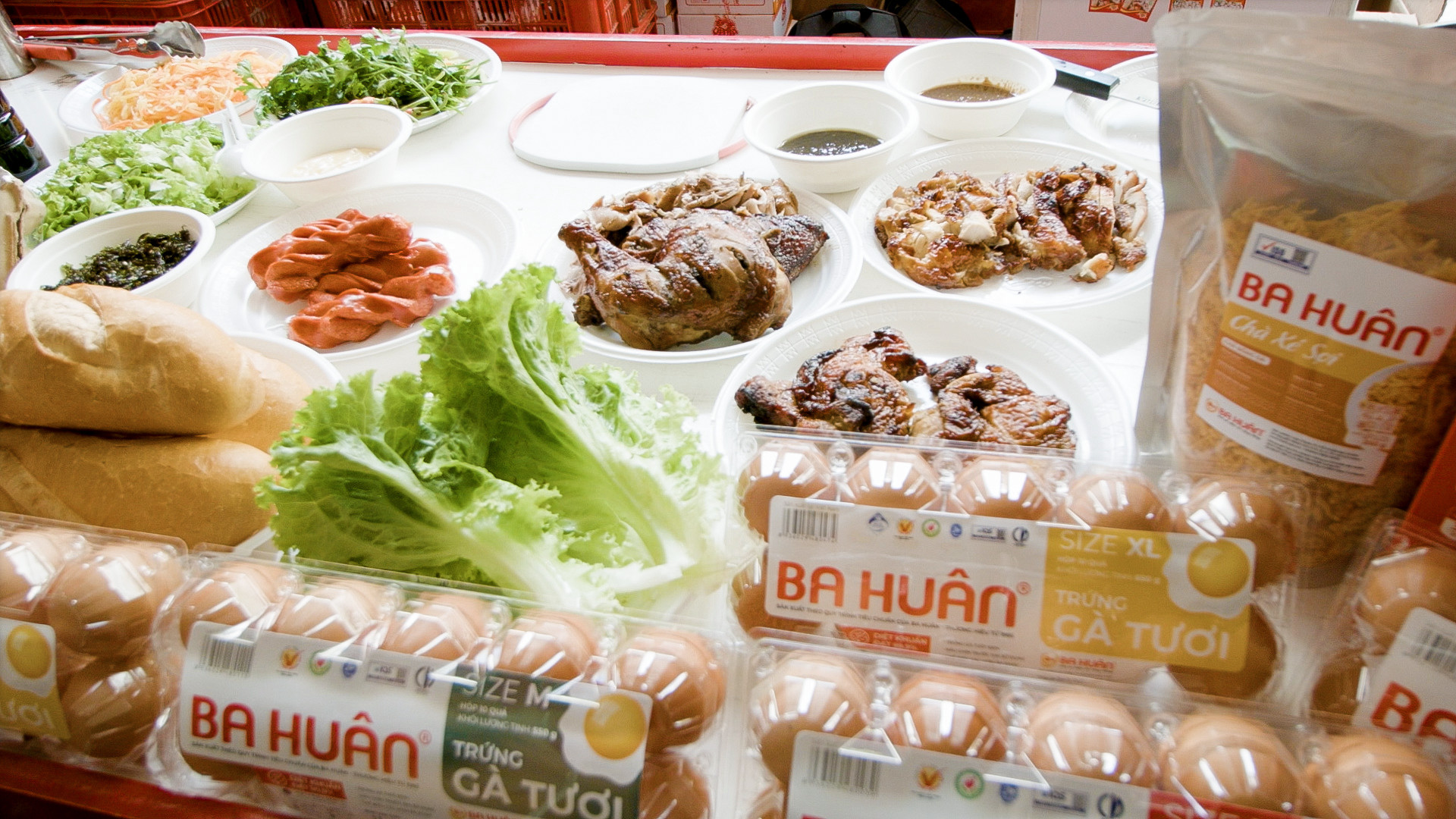 BA HUAN BOOTH ATTRACTED THOUSANDS OF VISITORS AT THE VIET NAM BANH MI ...